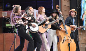 Molly Tuttle Has a Moment at Telluride Bluegrass Fest (+ Dierks Bentley ...