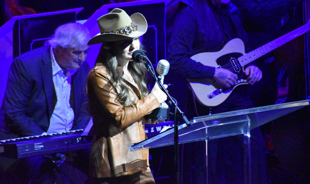 Kelsey Waldon Rides Winning Streak into New Album Announcement - Saving ...