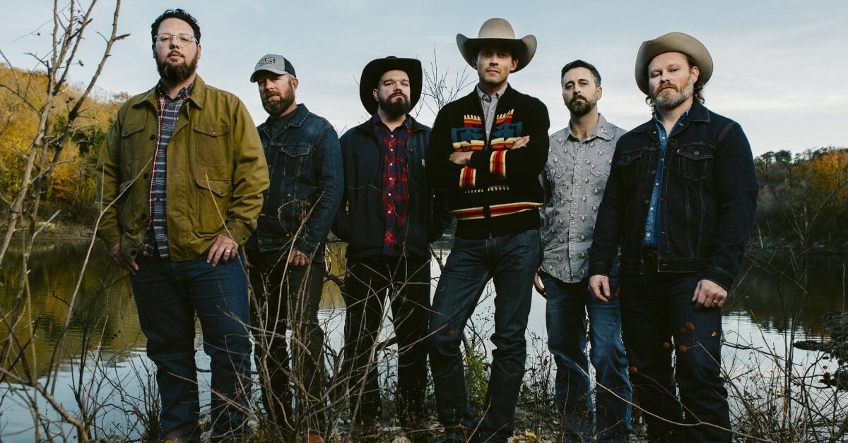 ‘Lorrie’ from Turnpike Troubadours Songs Presumably Reveals Herself ...