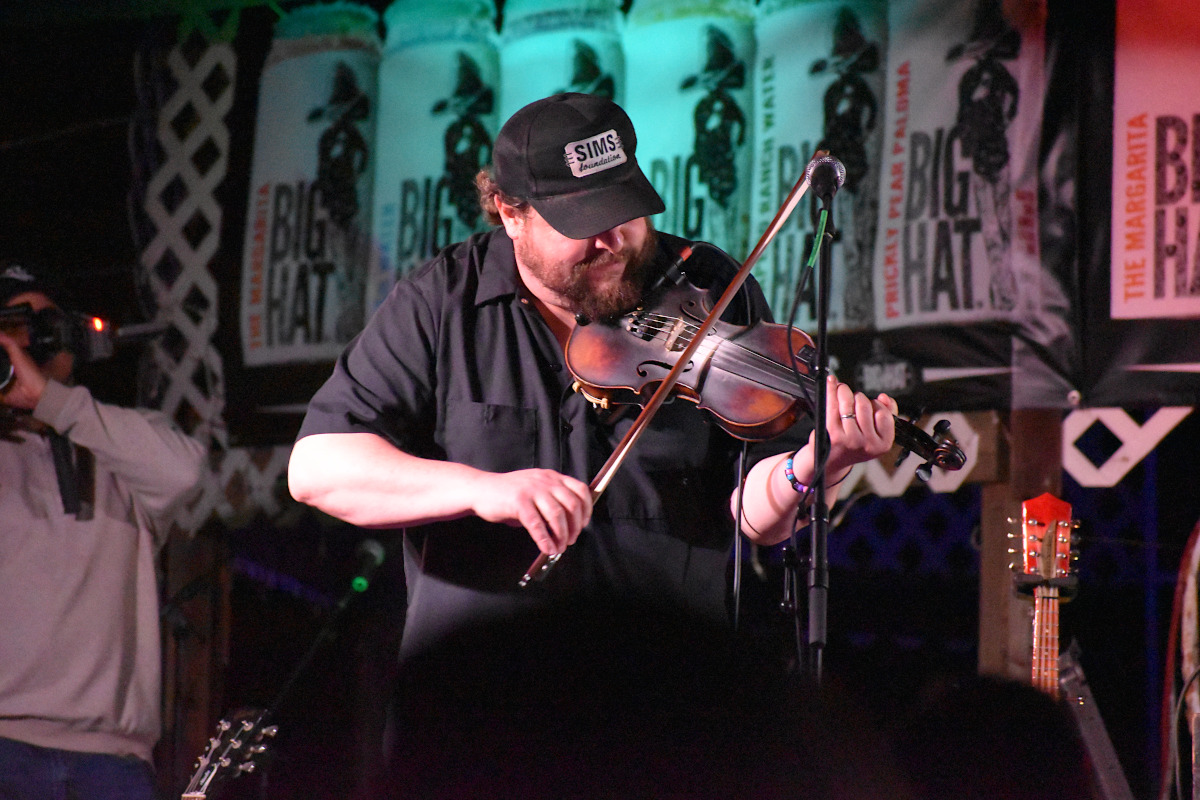 Sam’s Town Point Hosts Top Talent for “The Dance” - Saving Country Music